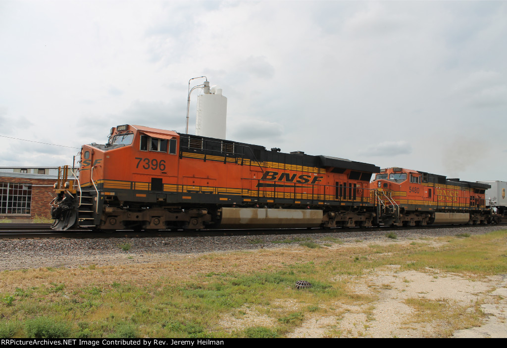 BNSF 7396 & 5480 (1)